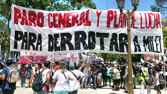 Barajar y dar de nuevo para frenar el genocidio social