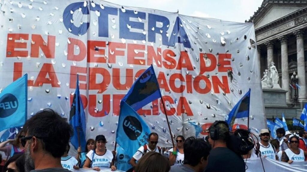La Justicia Laboral vuelve a acorralar a Javier Milei y lo obliga a ...